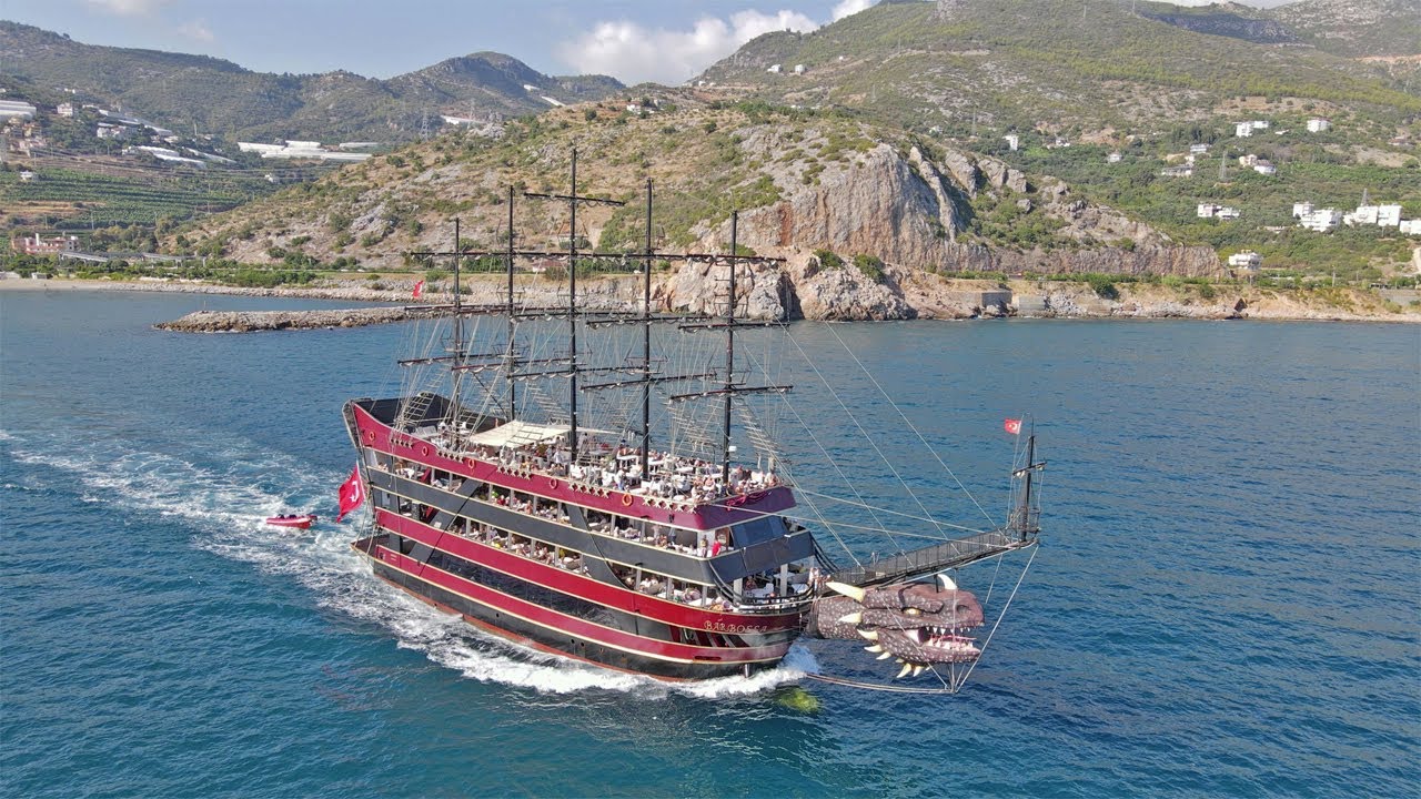 Pirate Ship Tour Alanya on Barbossa - Dutch Sailing Family